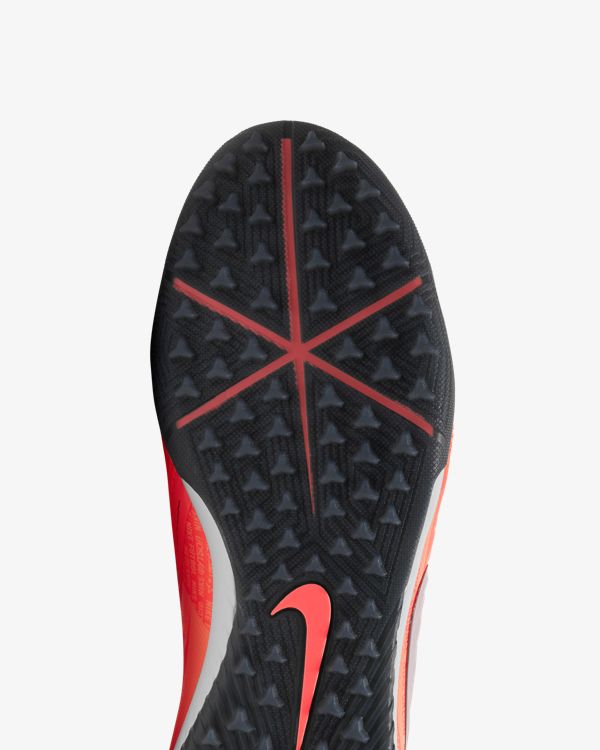 Nike Football. Nike.com AT