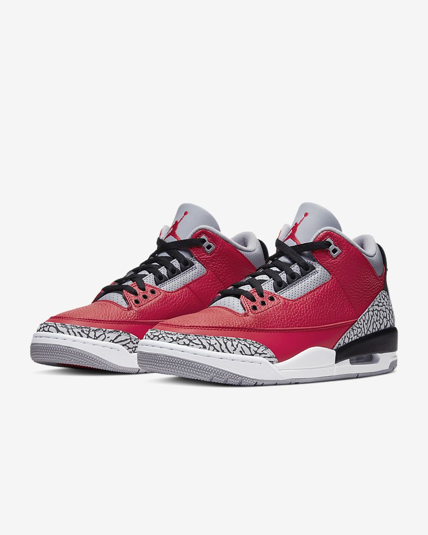 【3C科技】超神的合作组合【Nike x Microsoft】共同推出AJ款Xbox One X套装，属于AJ的复古红套装，只要转载就能轻松获得了！