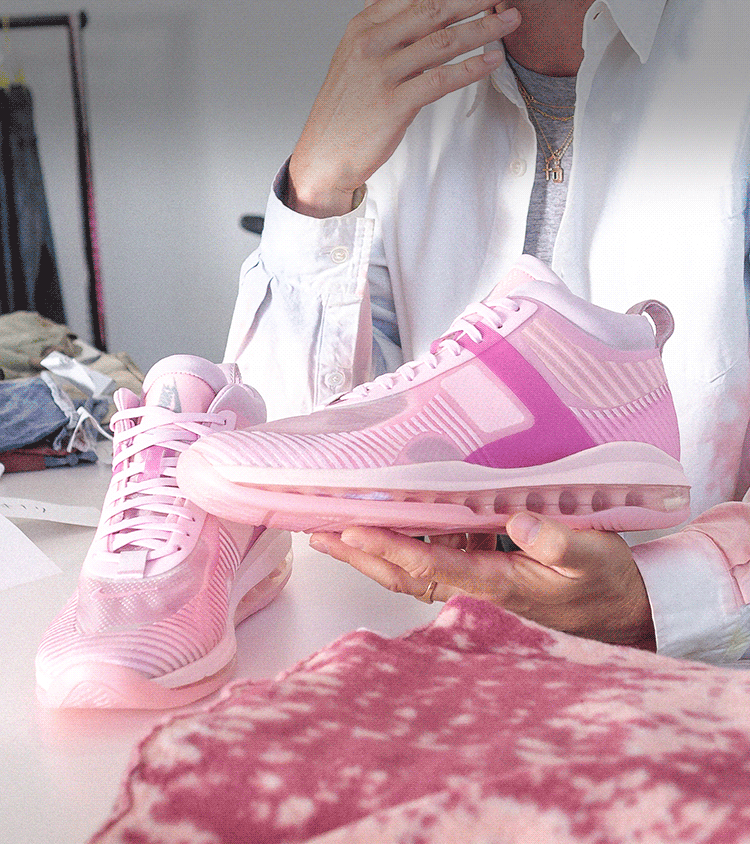 À l'origine de la teinture : John Elliott x LeBron Icon. Nike SNKRS